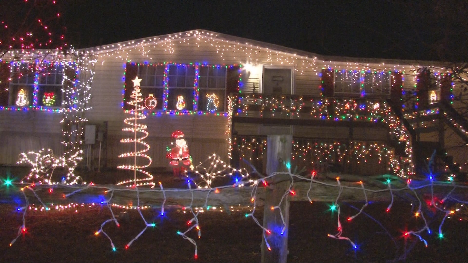 Elgin Lights More Than Just A Show For Cancer Survivor | wltx.com