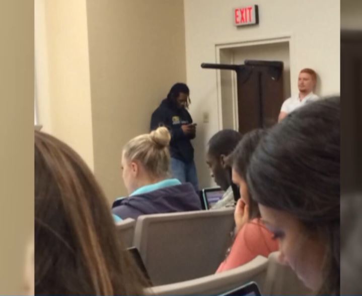 USC Students Protect Classroom During Lockdown | wltx.com