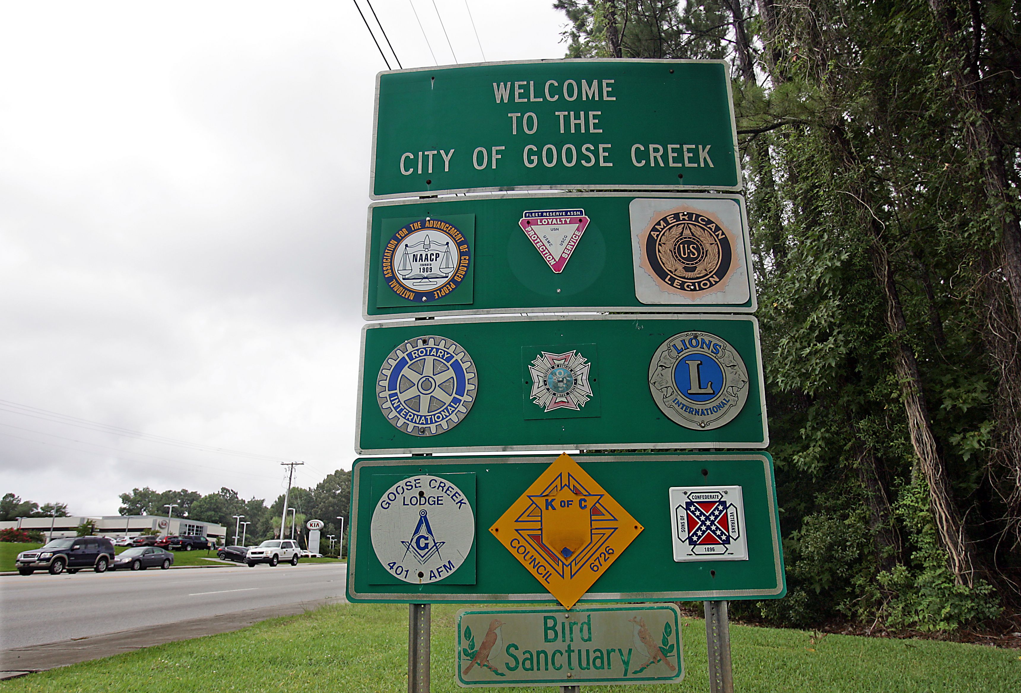 Group Wants Battle Flag Removed From Goose Creek Sign | wltx.com