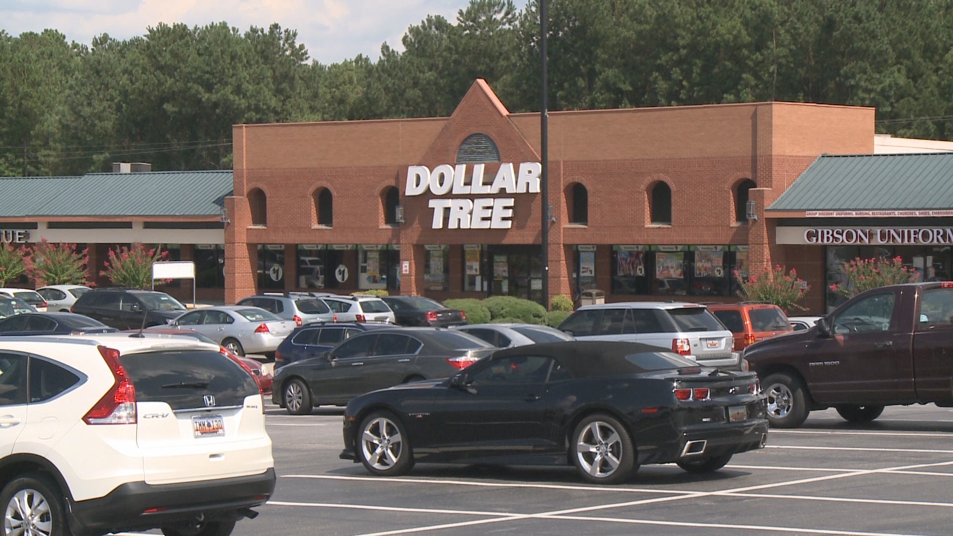 Man Hit by Bullet While Working on Dollar Tree Roof | wltx.com