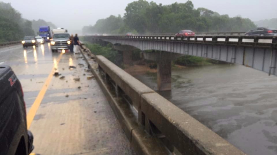 Trooper: Tractor Trailer Runs Off Bridge into River | wltx.com