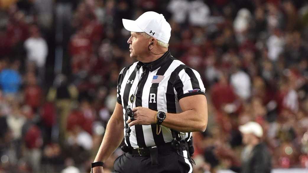 Bulked Up Referee Becomes the Talk of Twitter | wltx.com