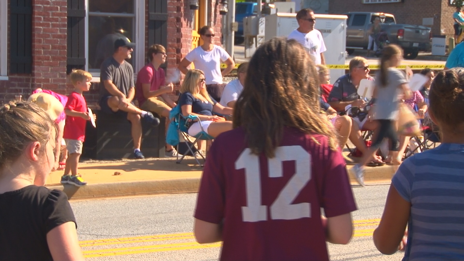 Hundreds Enjoy Day Off at the Chapin Parade | wltx.com